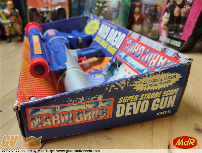 Mercatino: Vintage 1993 Ertl Devo Gun Super Mario Bros Movie Nintendo ...